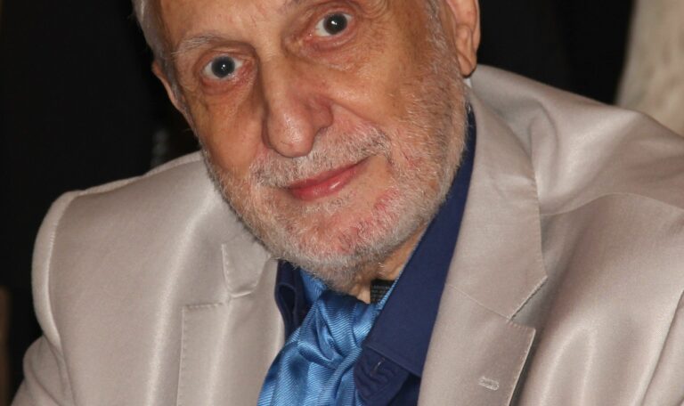 Fallece a los 84 años el reconocido psicoanalista Miguel Óscar Menassa ...